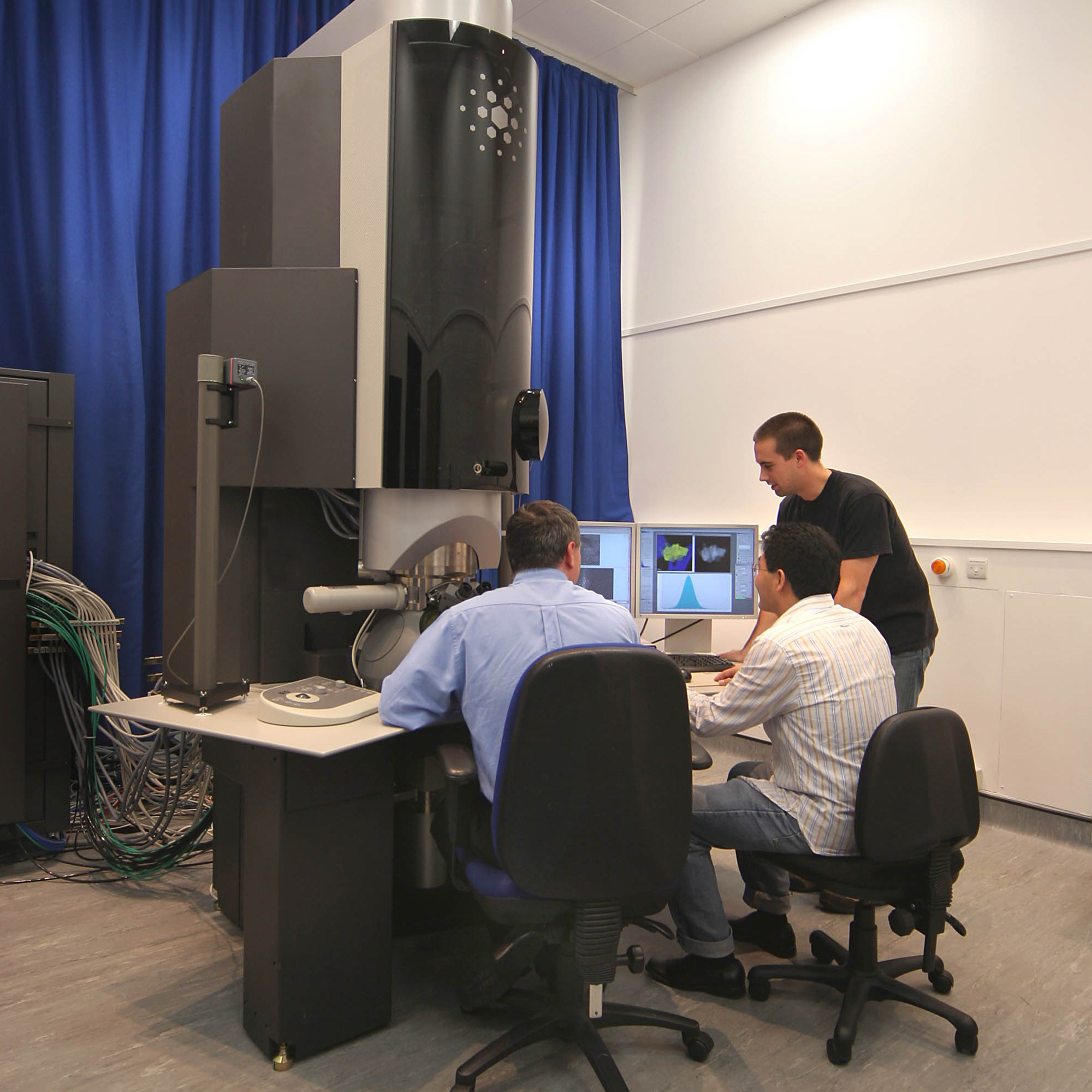 Improve Research With SEM/TEMs By Controlling Environmental Noise